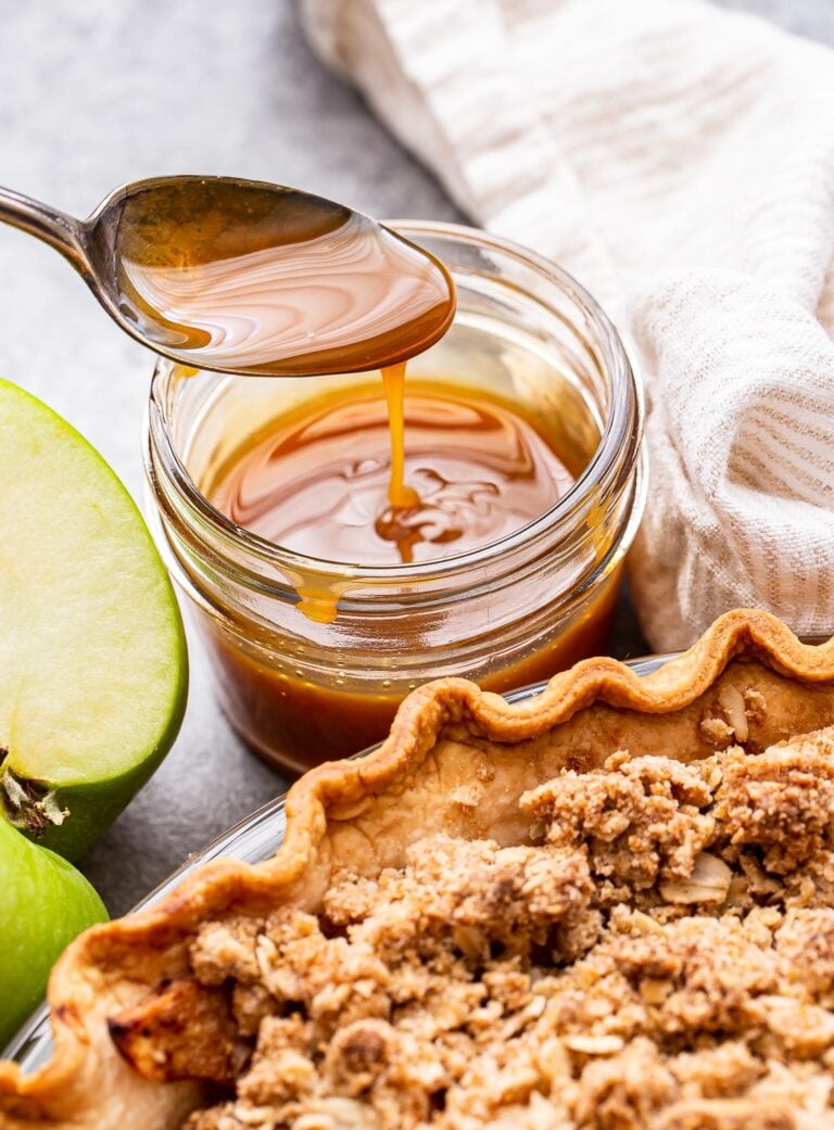 Caramel Apple Crumb Pie - Recipe Runner