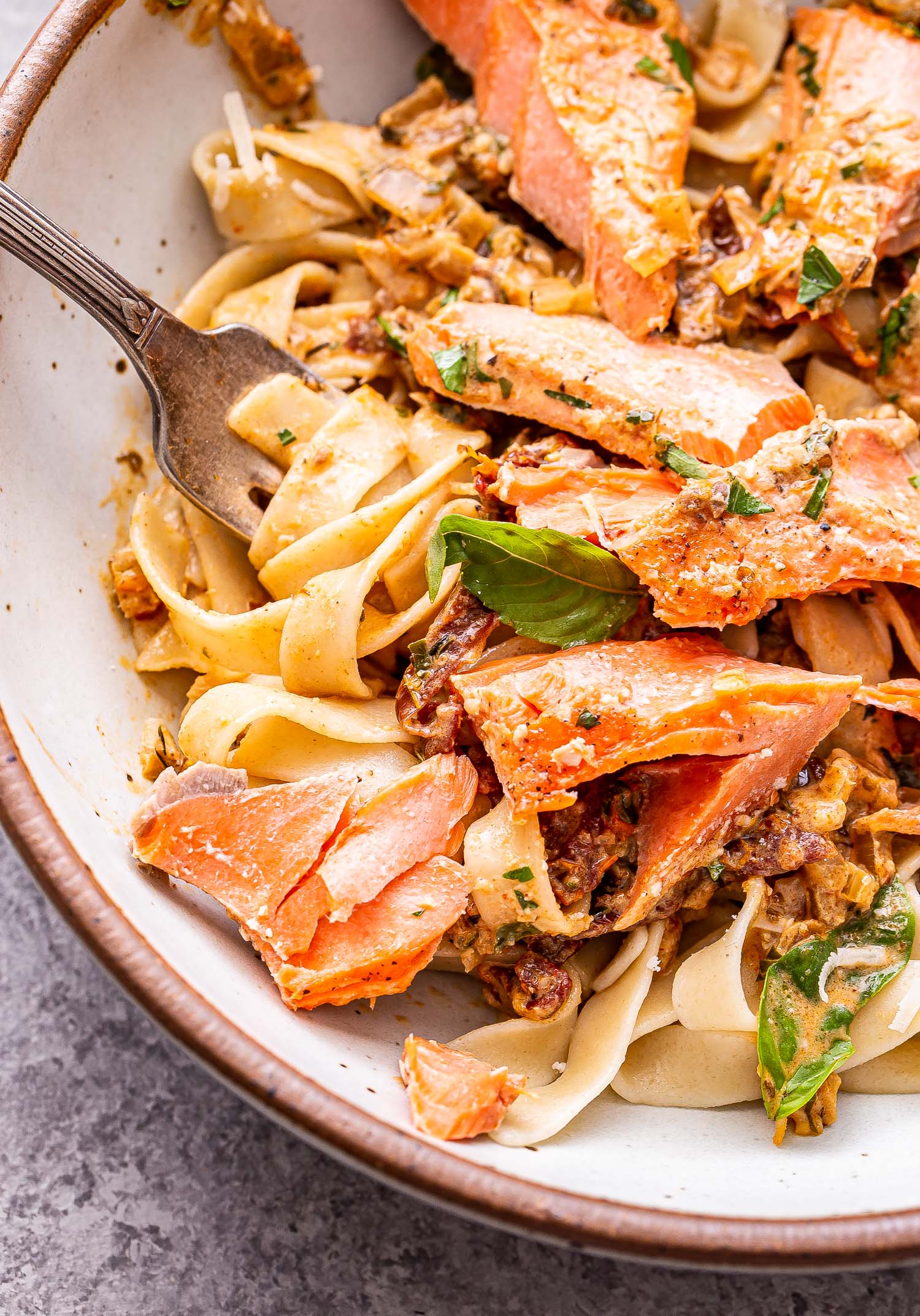 Creamy Sun Dried Tomato Salmon - Recipe Runner